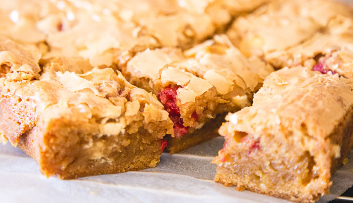 White Chocolate, Raspberry & Coconut Slice - Queen Fine Foods
